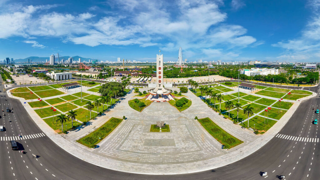 The Da Nang Heroes and Martyrs Memorial and March 29 Square - Danang ...