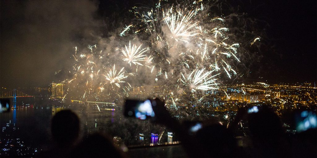 Enjoy Danang International Fireworks Festival from the best viewing ...