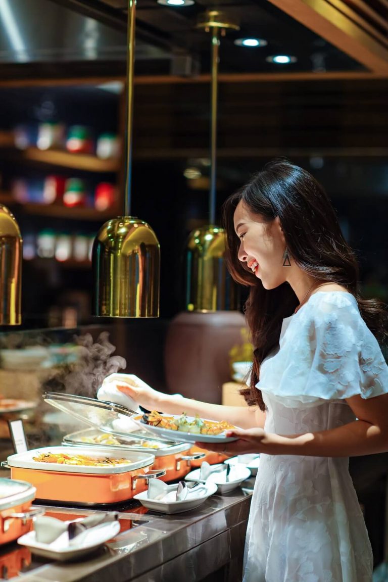 The most delicious seafood buffet in Danang - Danang Fantasticity - Da ...