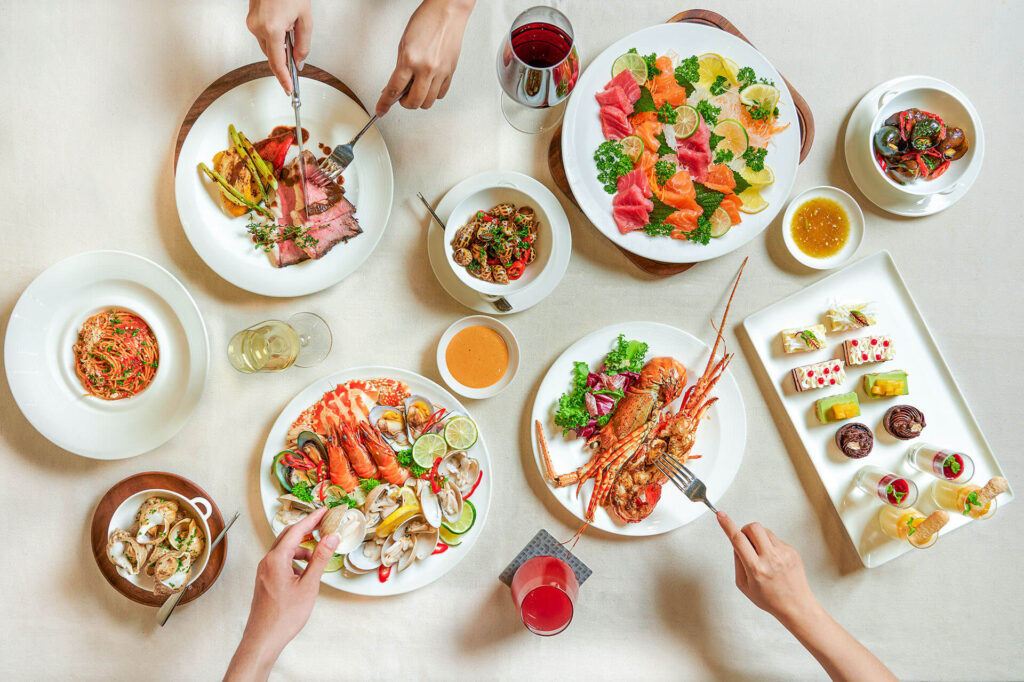 Thưởng thức tinh hoa ẩm thực miền biển tại Taste of Land & Sea buffet ...