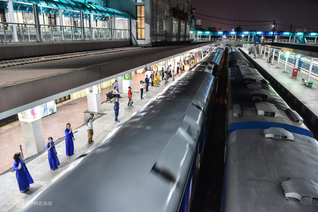 High Quality Train (SE19/20) Hanoi – Da Nang - Danang Fantasticity - Da ...