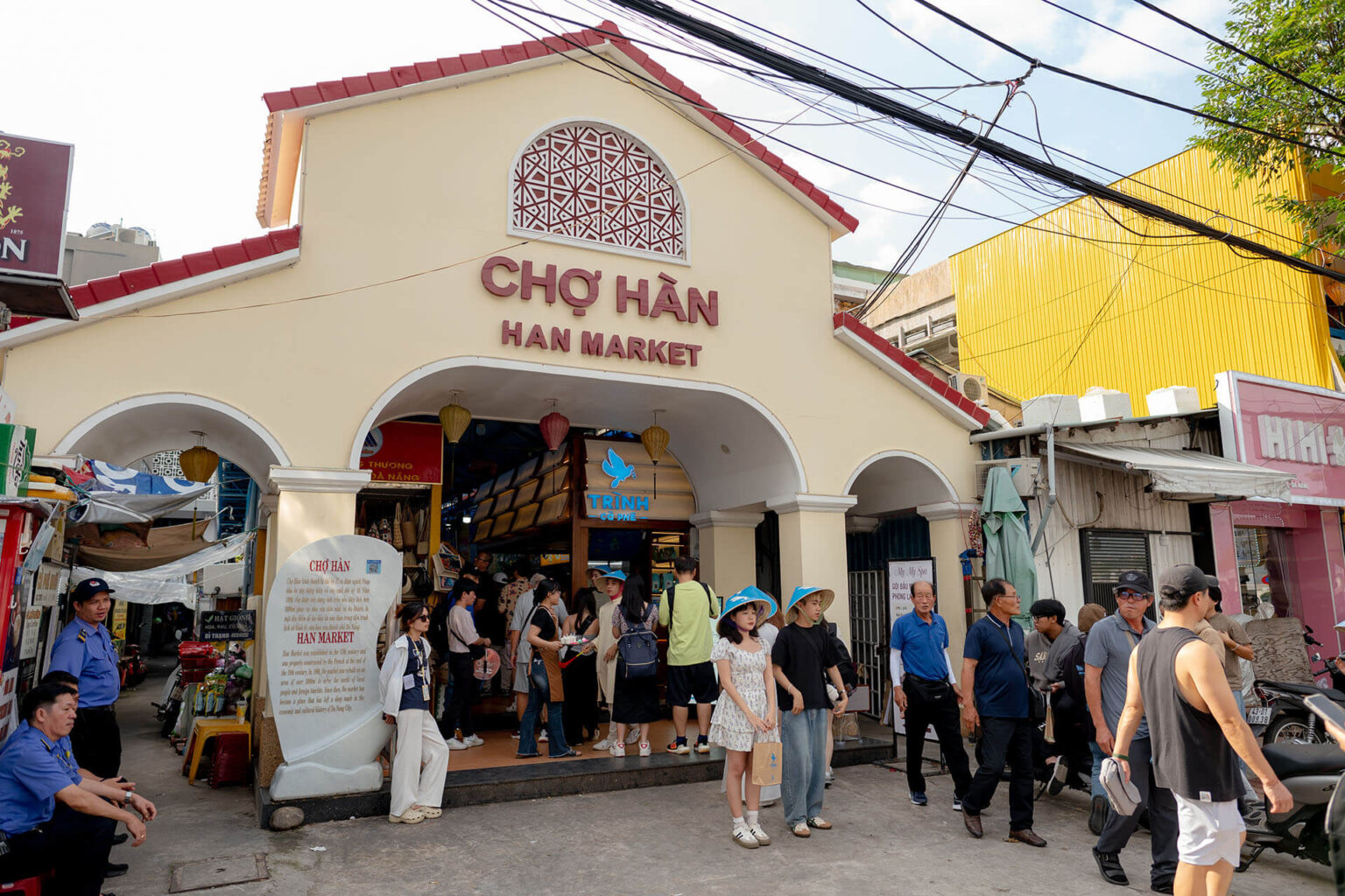 Trình Chợ Hàn – Thương hiệu cà phê Đà Nẵng giữa lòng chợ truyền thống ...