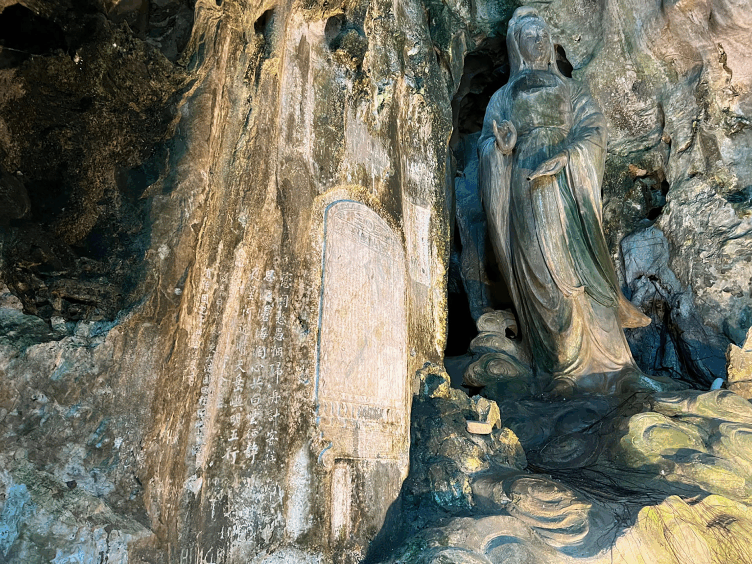Ma nhai (stone epitaphs) at the Marble Mountains - Danang Fantasticity ...