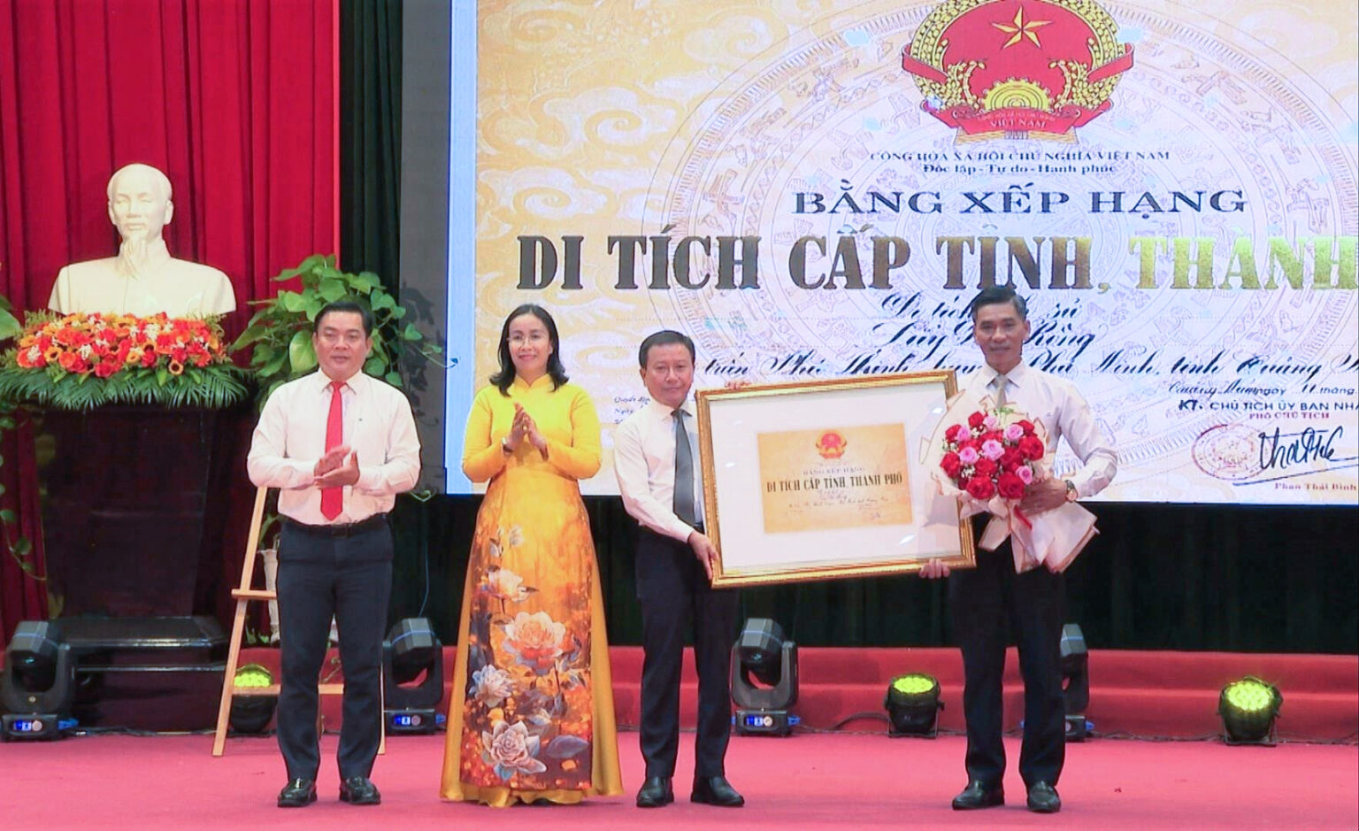 Lũy Đá Rồng đón nhận Bằng di tích lịch sử cấp thành phố - Cổng thông tin du lịch thành phố Đà Nẵng