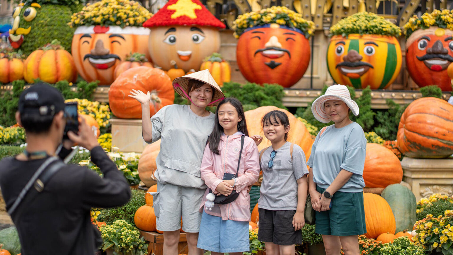 Vì sao ngày càng nhiều du khách chọn chơi Ba Na Hills vào chiều tối ...